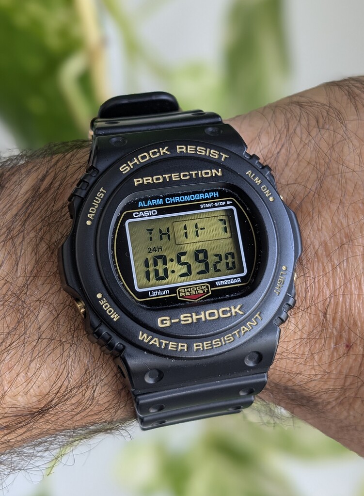 Jueves 07-11-2024 G-Shock Gold 35th DW-5735D, ¿Y vosotros? - Comando G ...